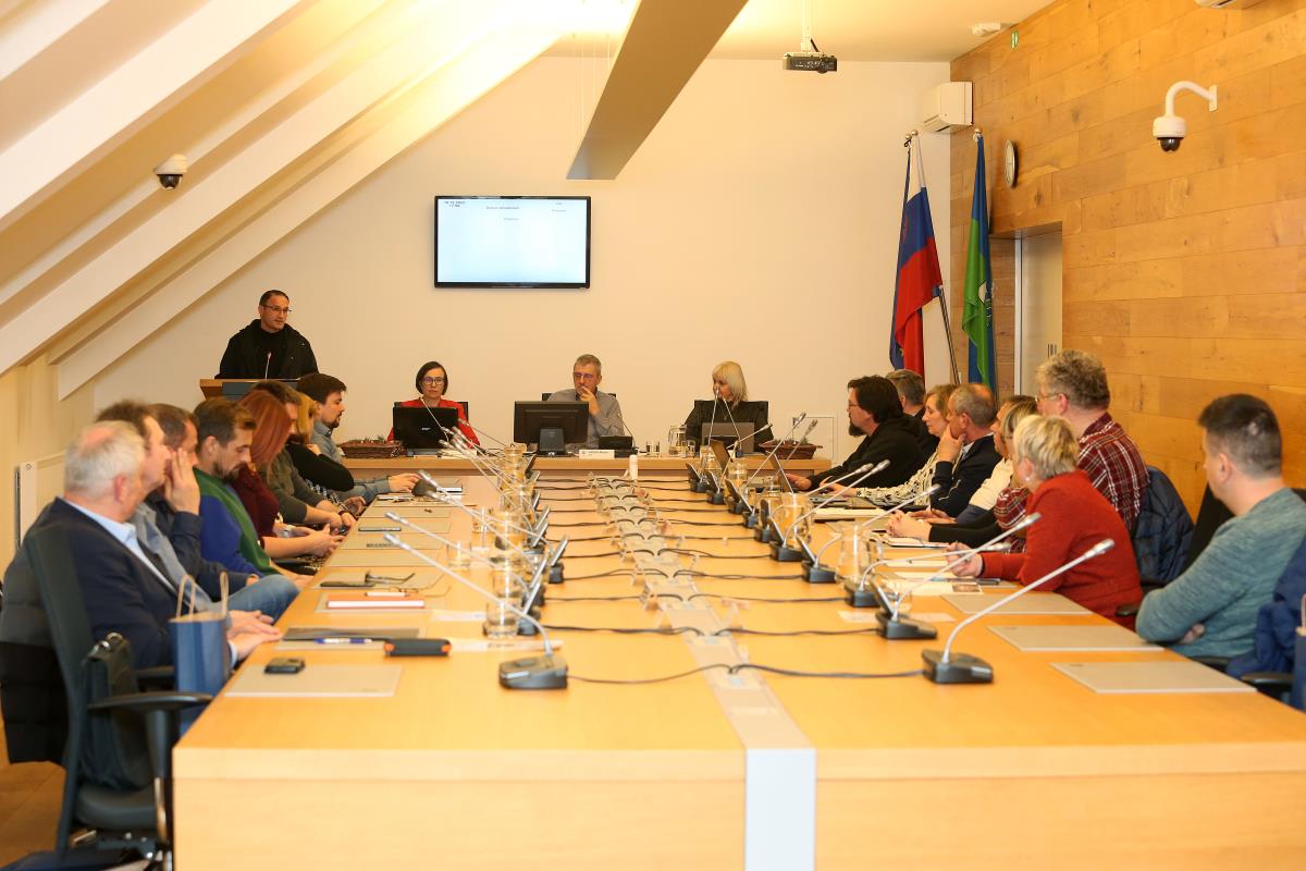 1. konstitutivna seja - cerknica.si